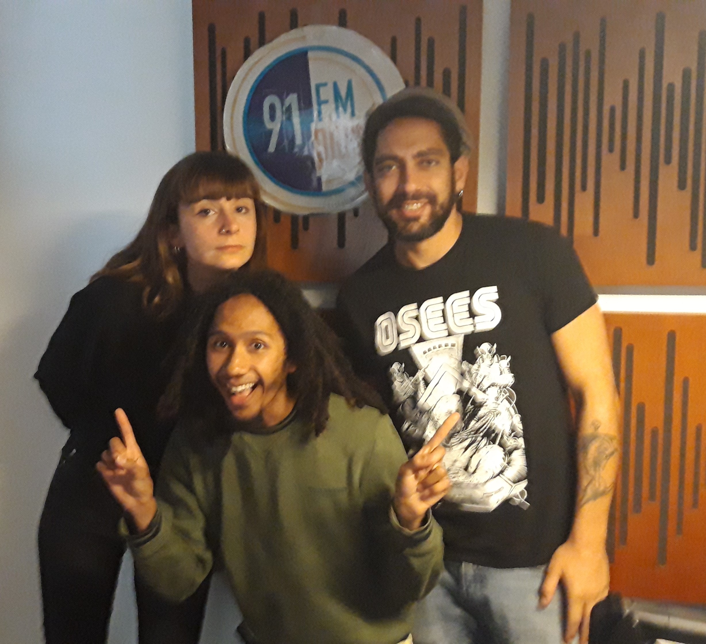 Matinale de FM-PLUS, 9H-10h45 : Axelle et Rémy du groupe Silly Walks présentent "Trash attack ...